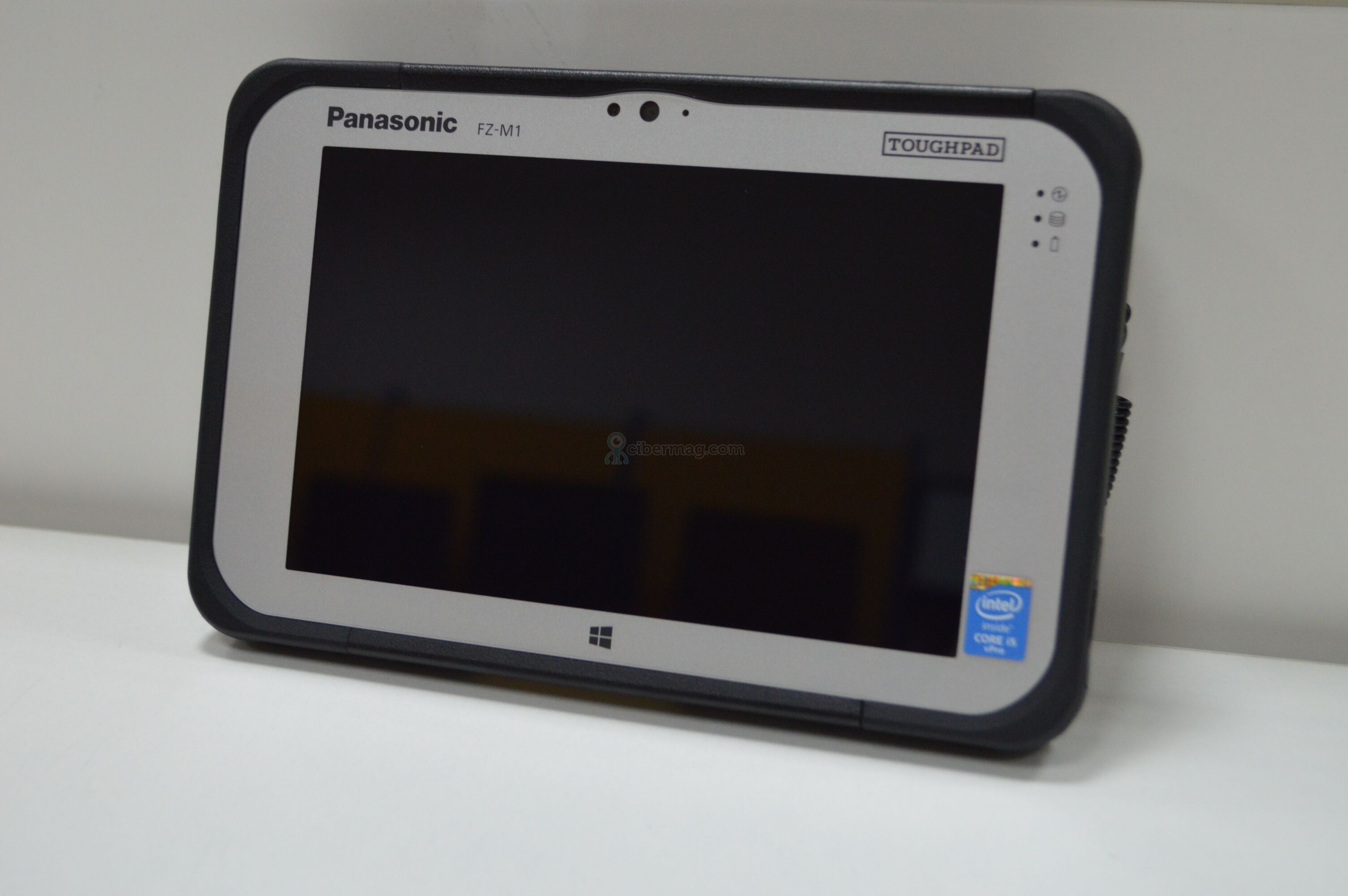 Защищенный планшет Panasonic Toughpad FZ-M1 mk2 4G GPS Core i5 8Gb ...